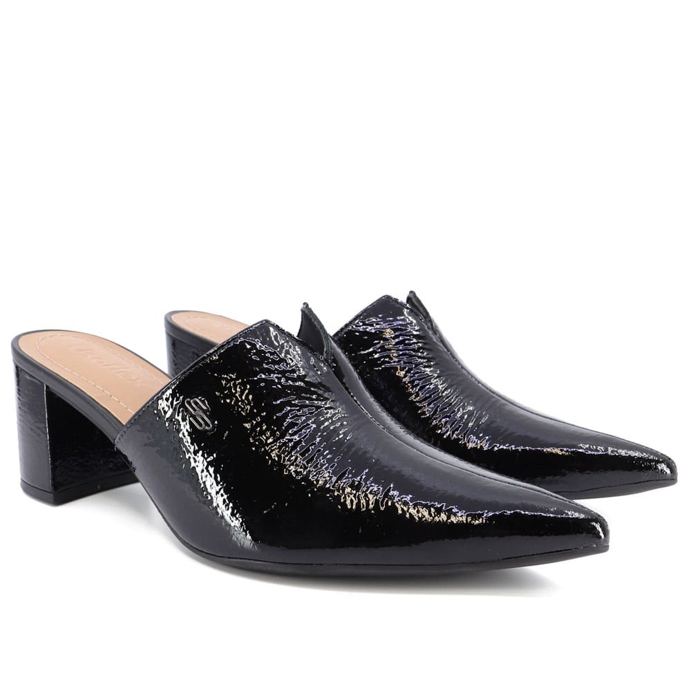 Mule Preta Bico Fino Verniz Preto