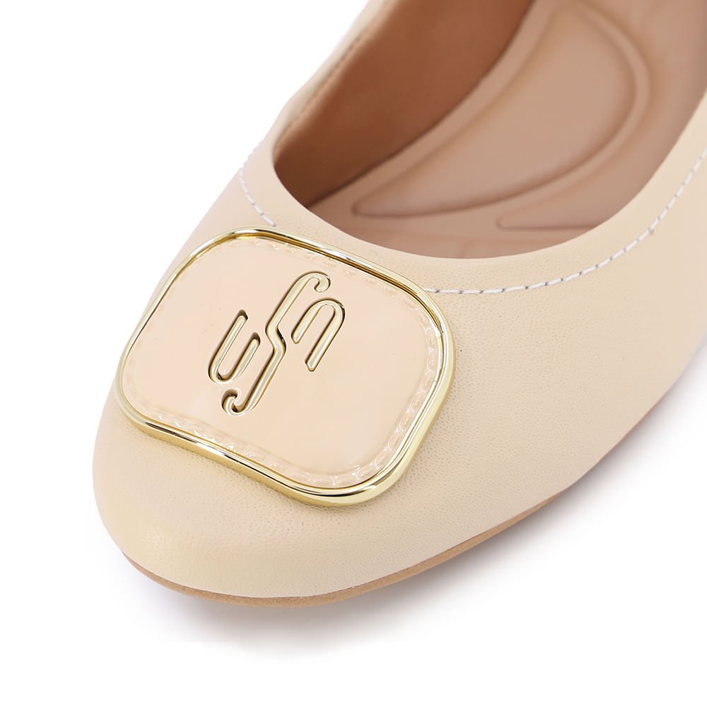 Sapatilha Bege Couro Salto Rasteiro Monograma Bege