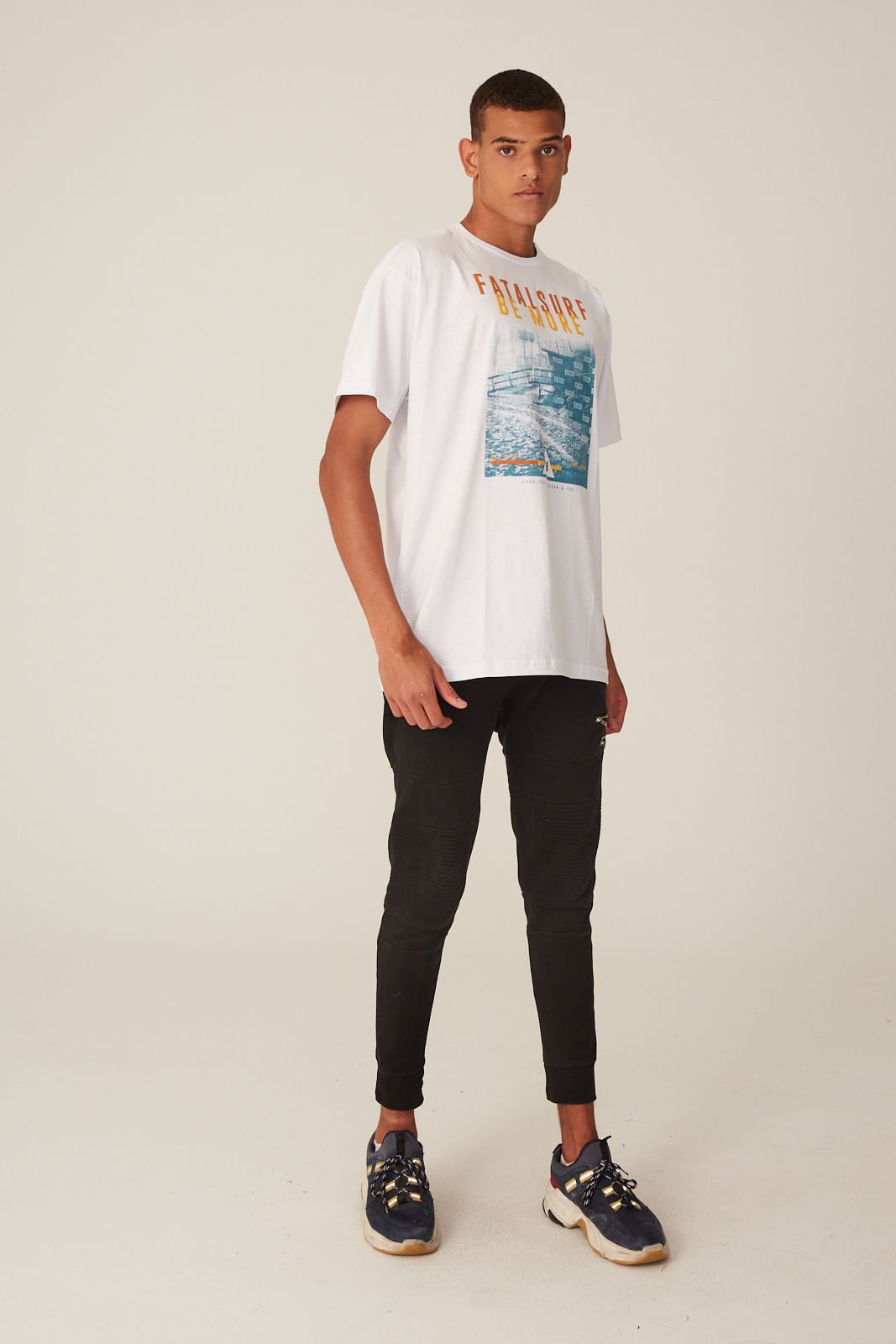 Camiseta Fatal Plus Size Estampada Off White