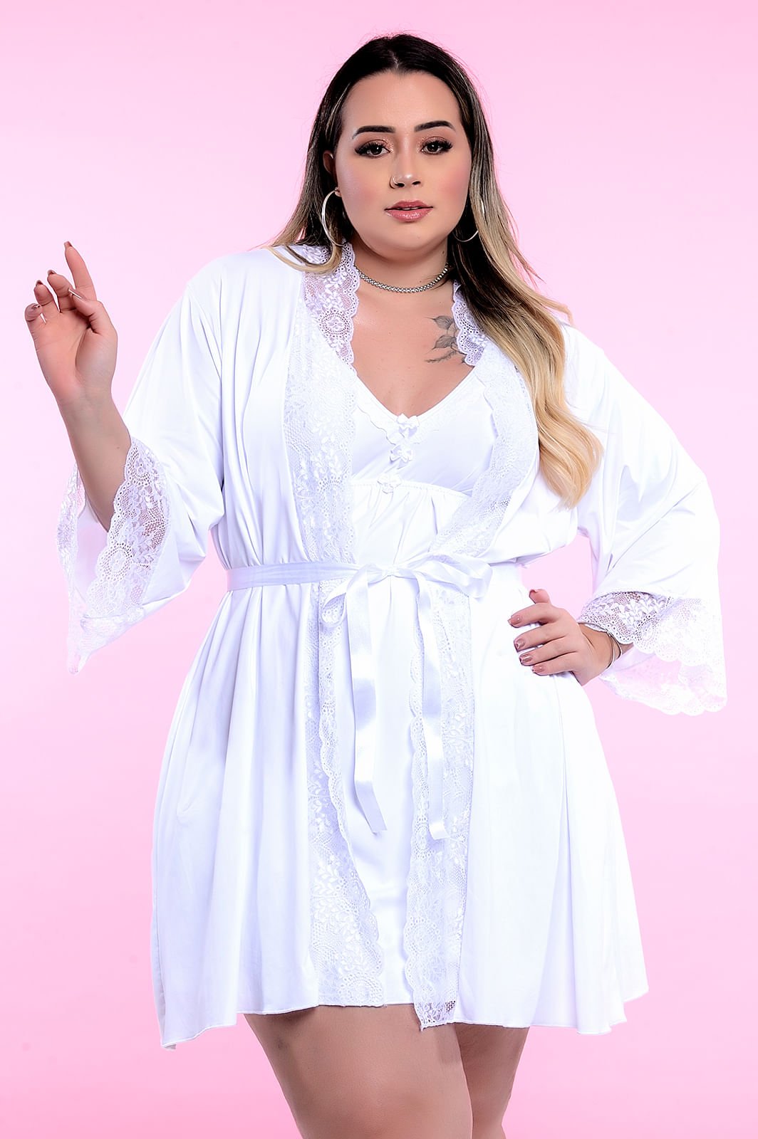 Robe em Liganete Manga 3/4 Branco com Renda e Amarração na Cintura Plus ...