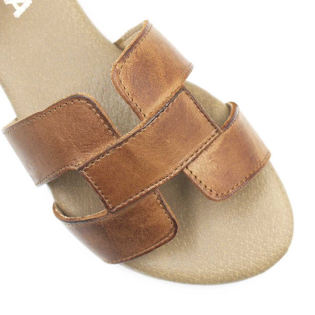 Sandália Zatta Rasteira Couro H Fechada Melina Castanho Marrom