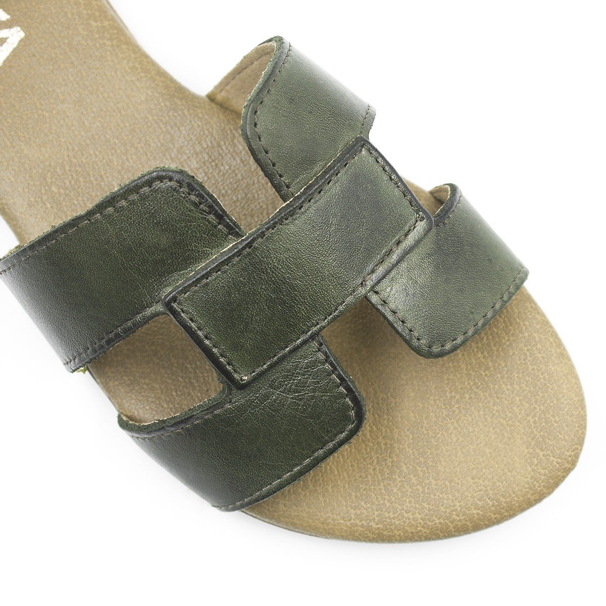 Sandália Zatta Rasteira Couro H Fechada Melina Verde Militar Verde