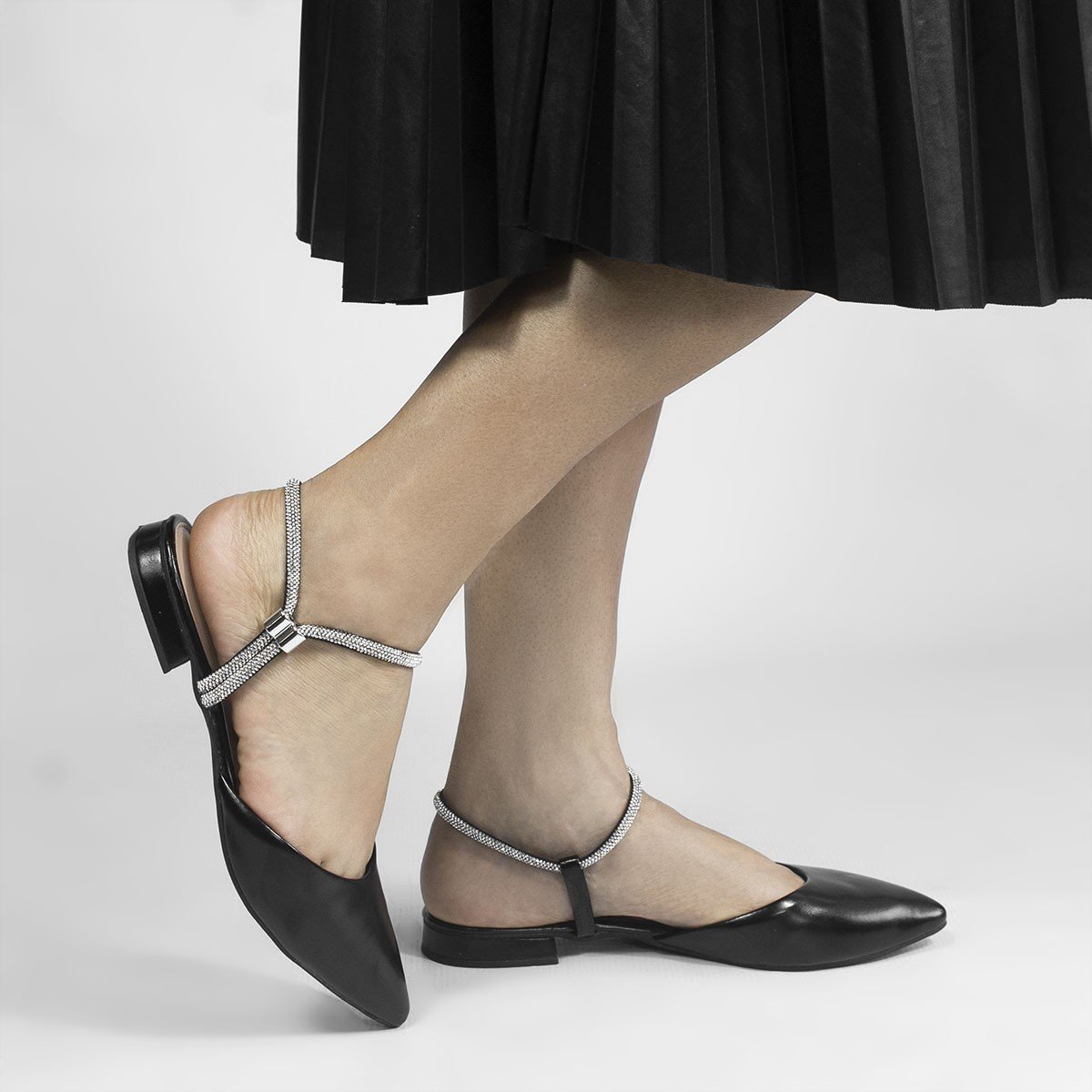 Sapatilha Slingback Bico Fino Emma Preta Preto