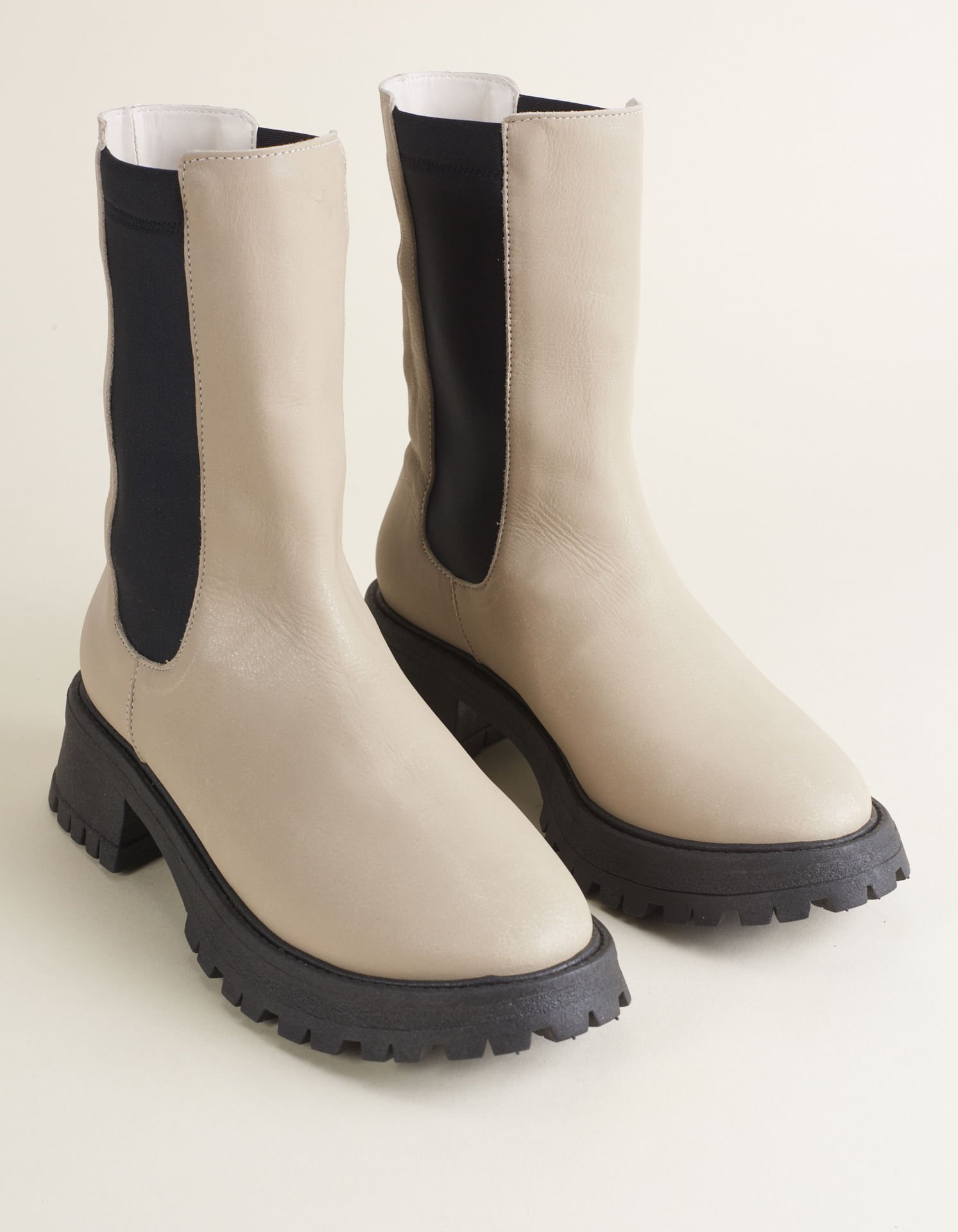 Bota Chelsea Elástico Tratorada - Off White Branco