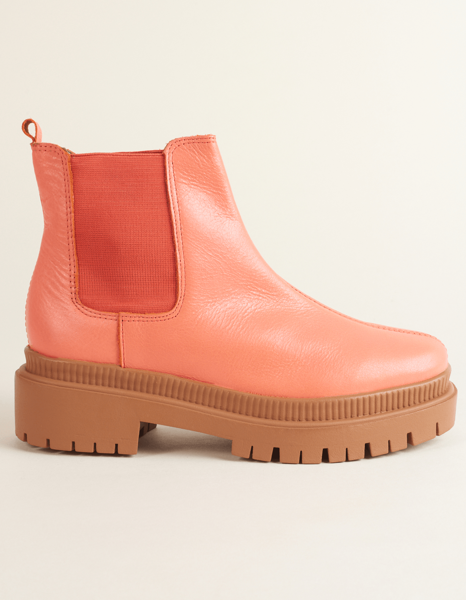 Bota Via Mia Chelsea Couro Encerado Feminino Vermelho - Renner