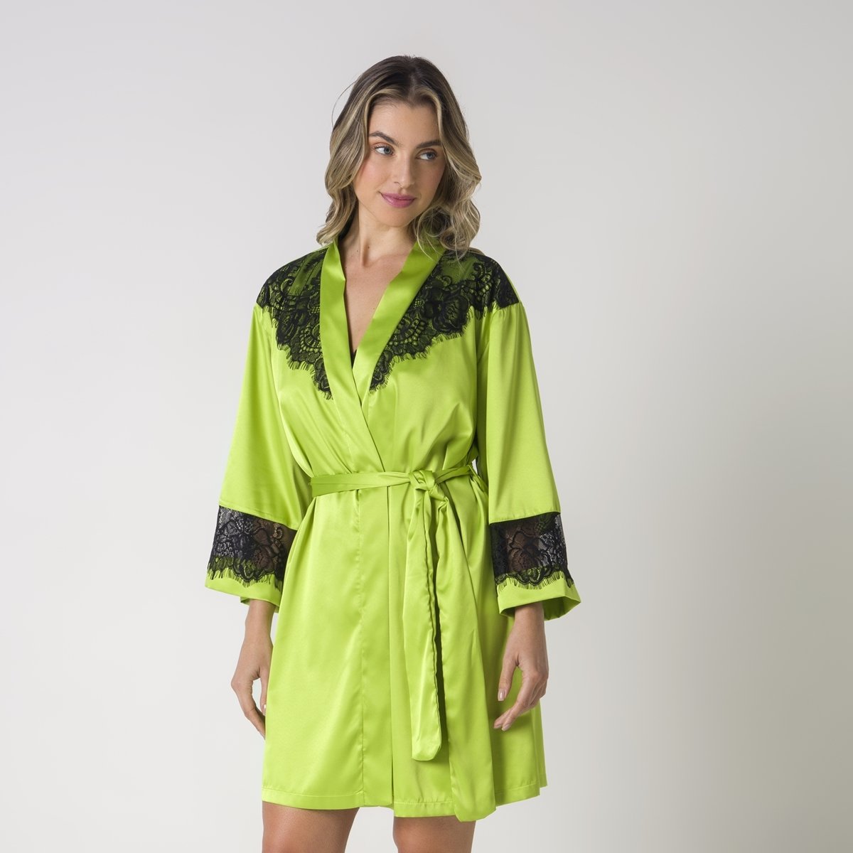 Robe Feminino Curto Cetim Verde Kiwi Verde
