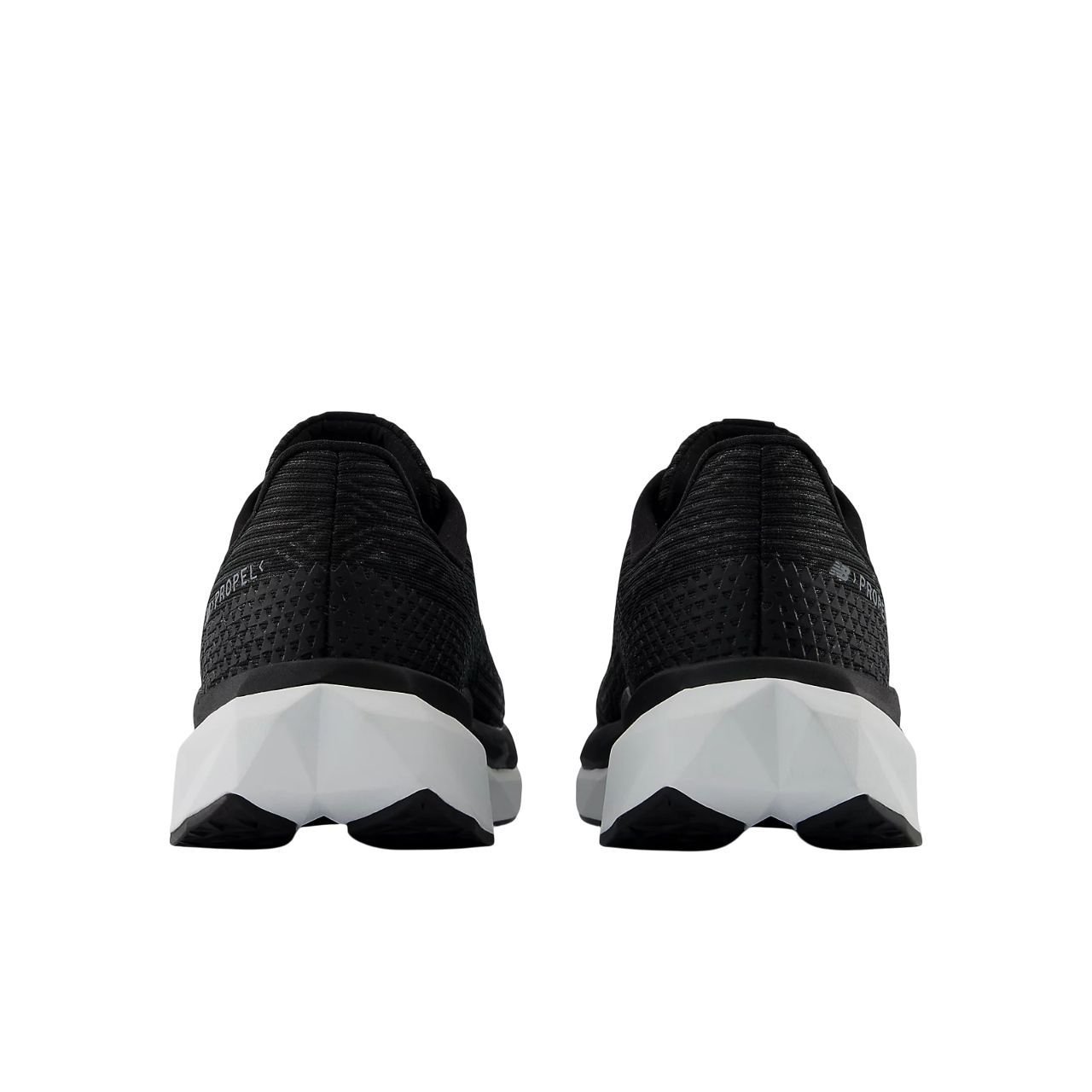 Tênis New Balance Fuelcell Propel V5 Feminino WFCPRLB5 Preto/Branco