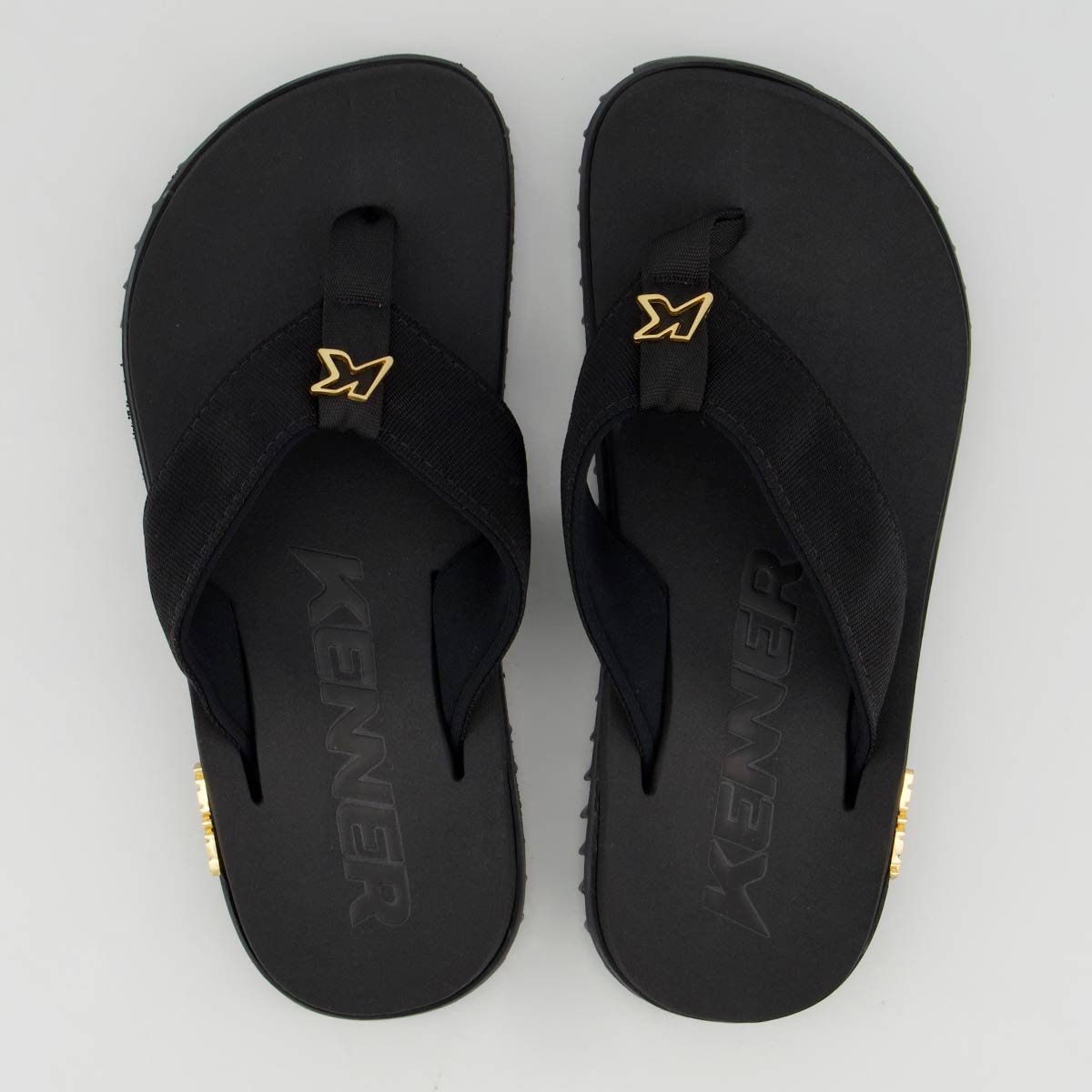 Chinelo Kenner Kivah Preto e Dourado Preto