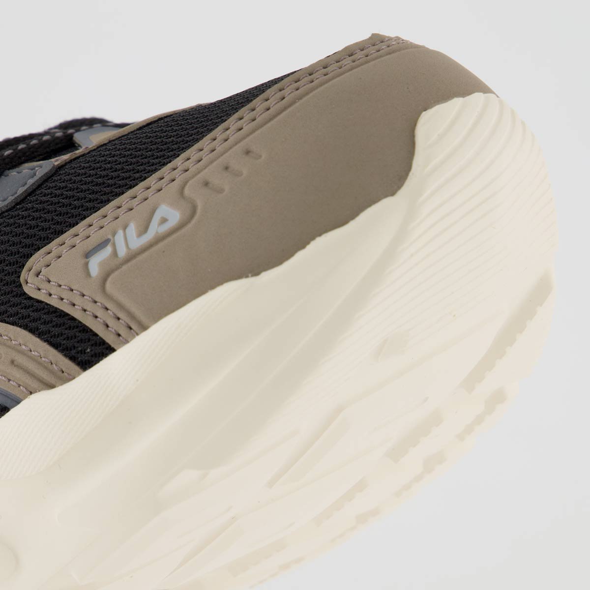 Tênis Fila Street Fit 2 Preto e Branco Branco