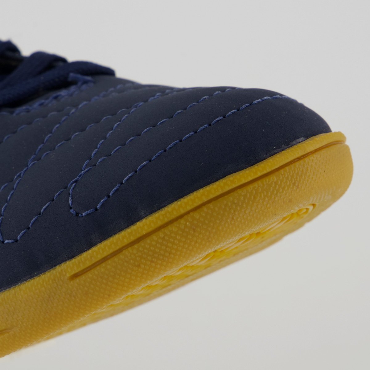 Chuteira Umbro Attak Eternal Futsal Marinho e Bran Marinho/Branco