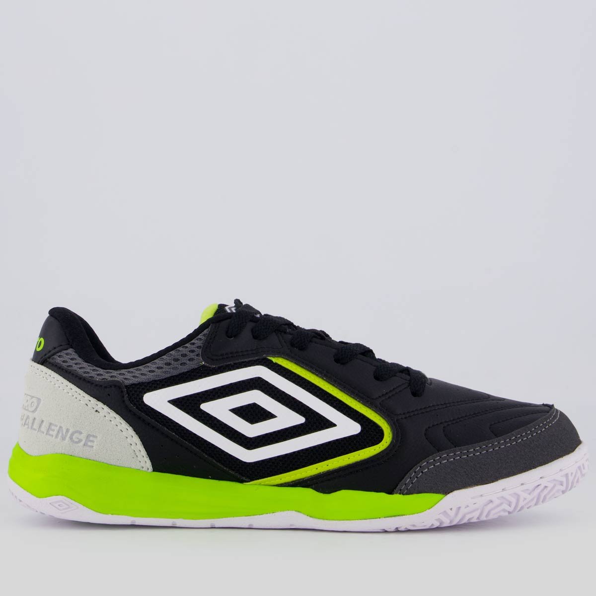 Chuteira Umbro Pro Challenge Uptake Futsal Preta e Verde Preto/Verde