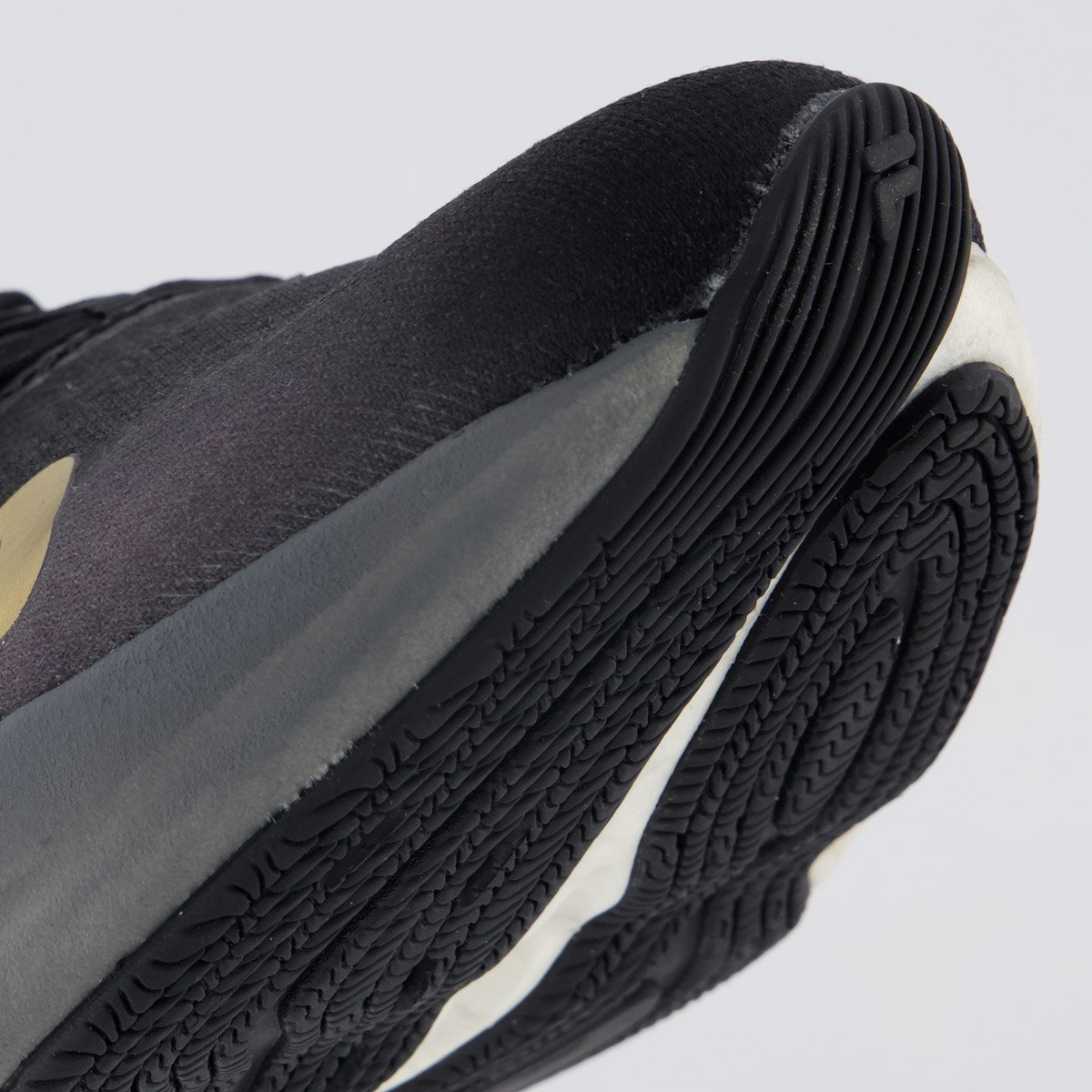 Tênis Fila Float Maxxi 2 Pro Feminino Preto e Grafite Preto