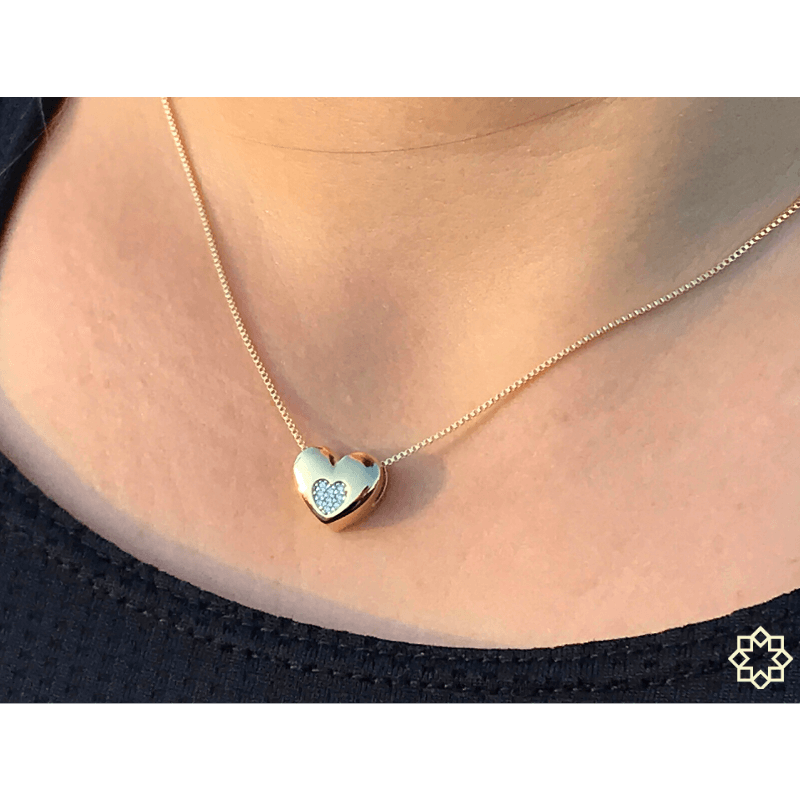 Colar Com Pingente De Coracao com zirconias banhado em ouro 18k Dourado