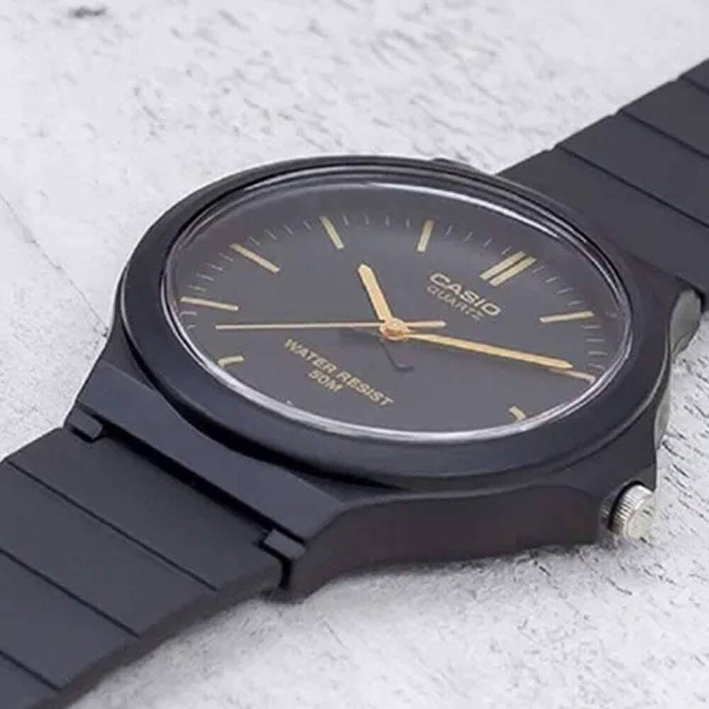 Relógio Casio Masculino MW-240-1E2VDF. Preto