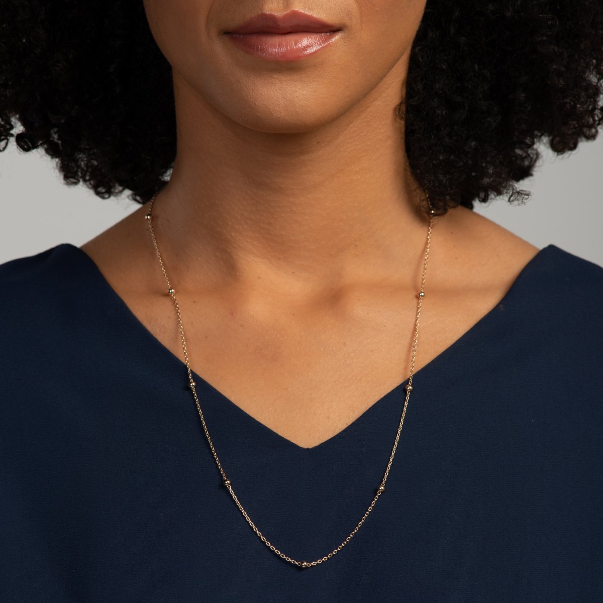 Colar Longo em Prata 925 com Banho de Ouro Rosé 18k com Bolinhas Dourado