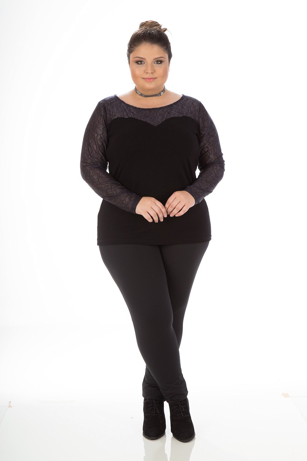 Blusa Feminina Plus Size Manga Longa Detalhe Renda - Serena Preto