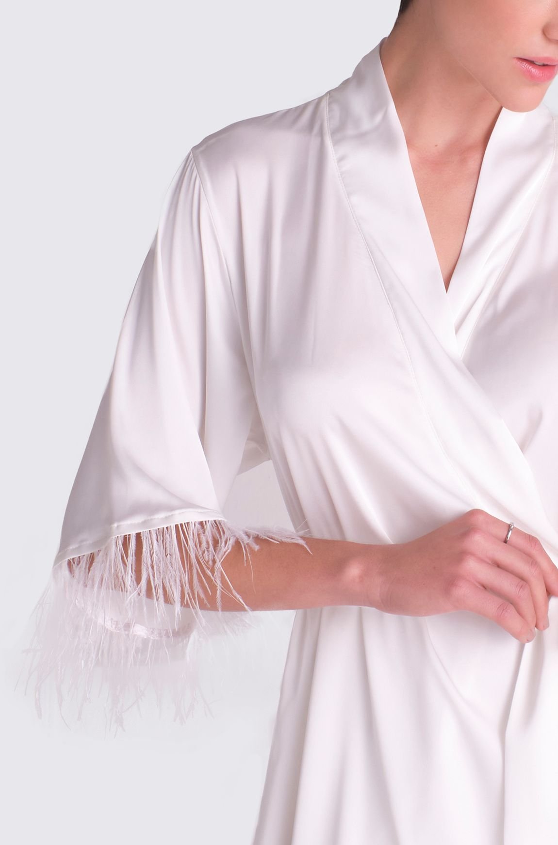 Robe Curto Cetim Daysa Branco