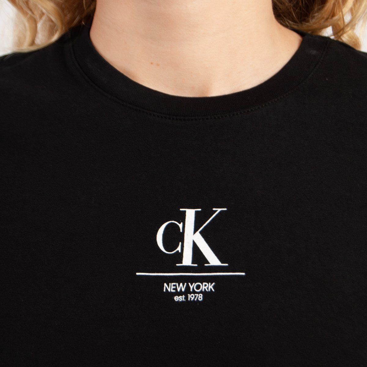 Camiseta Cropped Calvin Klein Jeans New York Ck Preto