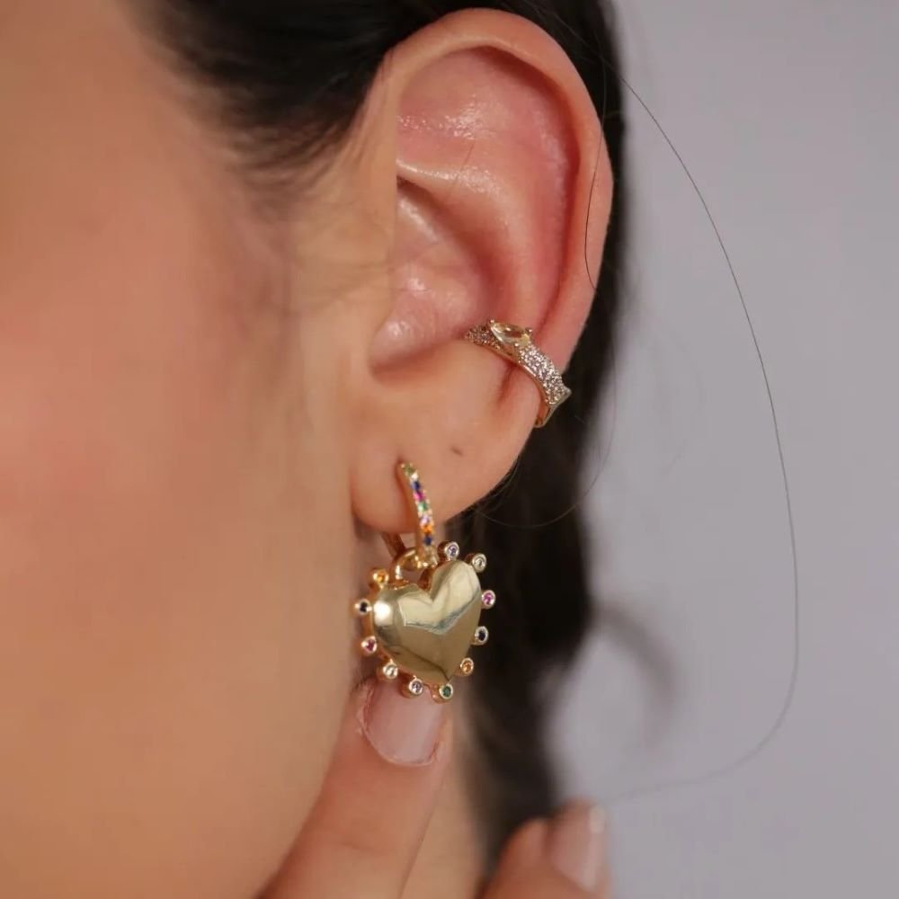 Piercing de Pressão Cravejado com Gota Dourado e Zircônias Banhado a ...