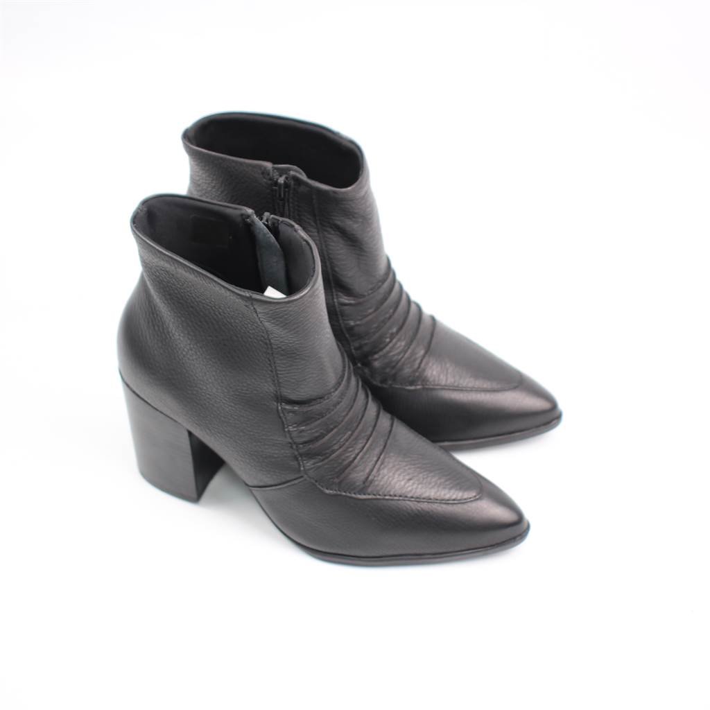 Bota Cano Baixo Salto Bloco Preto