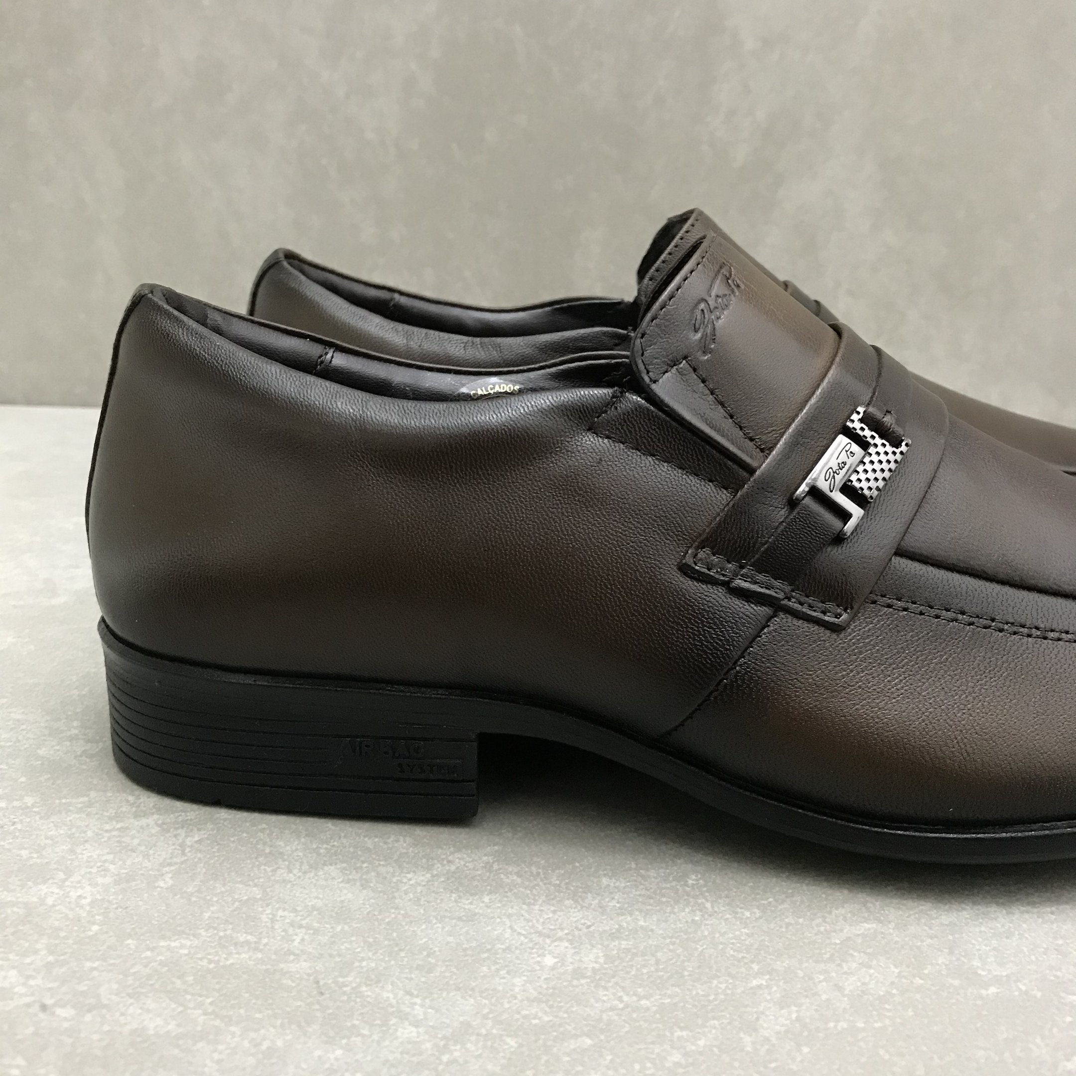 Sapato Jota Pe Winner em couro com Fivela Marrom