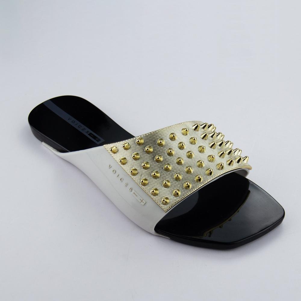 Rasteirinha Avolto Punk Preto