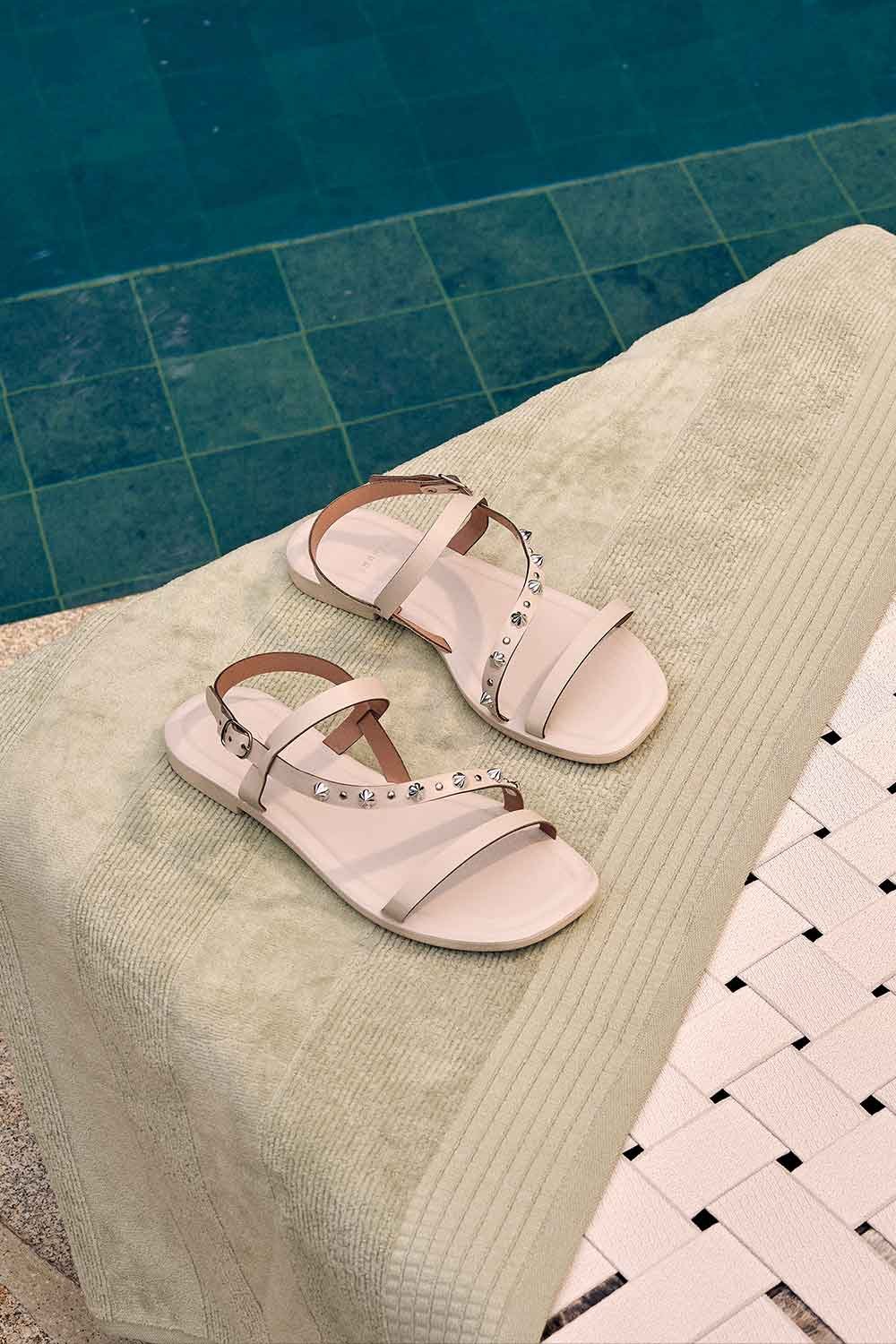 Rasteira Feminina Mundial Eleonora Off White