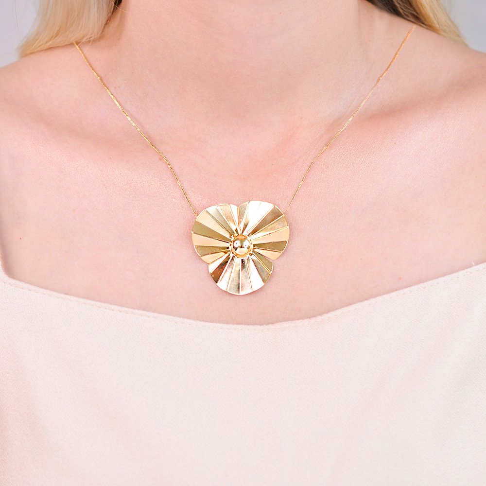 Colar Semijoia Celia Flor Leque Dourado Dourado