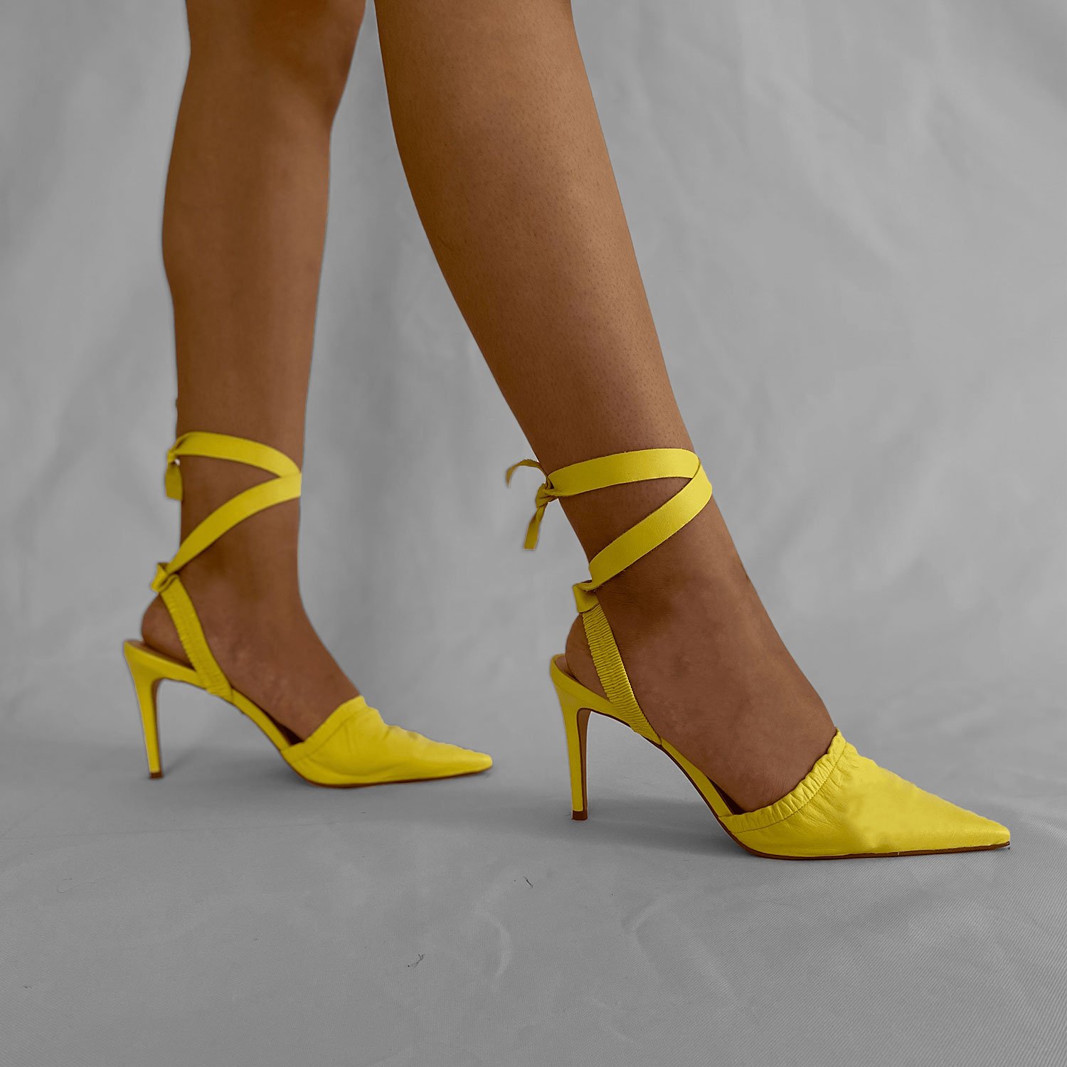 Slingback Verde Limoncello Carrano Couro 3 em 1 Salto Médio Fino 8,7cm ...