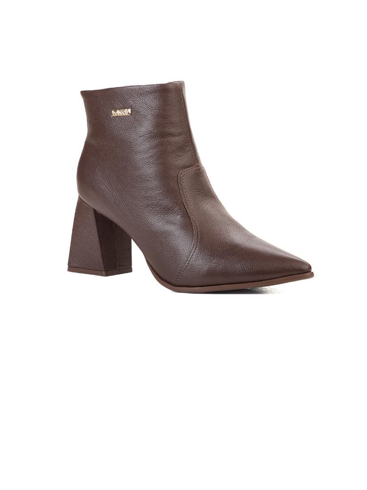 Bota Bebecê Ankle Boot Bico Fino em Couro com Placa de Metal Delicada ...